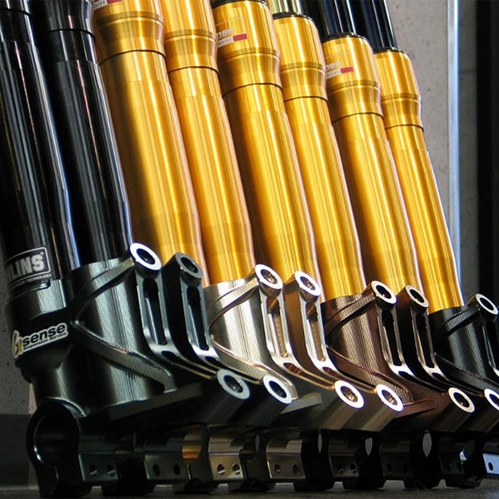 KR8 Inverted Front End Kit 倒立フォーク（ツーリング） | ハーレー・カスタム・ワールド [HARLEY ...