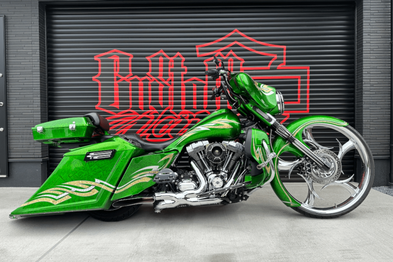 2011 FLHX / カスタムワークス – ハーレー・カスタム・ワールド [HARLEY CUSTOM WORLD]